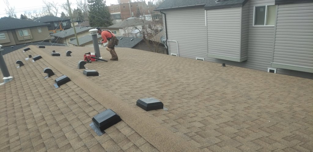 Minimize Buckling of Asphalt Shingles - Valiant Exteriors